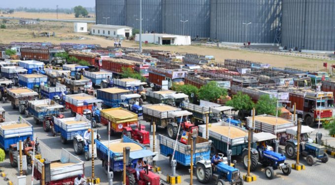 Now Adani will buy crop of farmers, has made silo storage